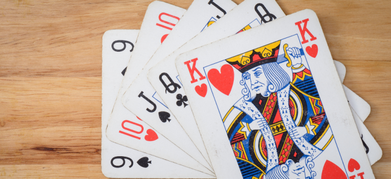 Suosituimmat korttipelit kautta aikojen: Osaatko jo parhaiden ...